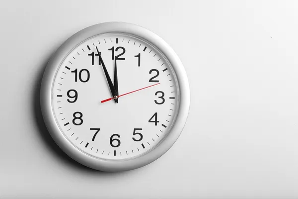 12 o clock Stock Photos, Royalty Free 12 o clock Images | Depositphotos